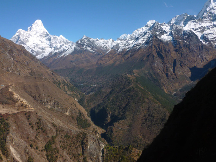 A very deep valley - The Aloof