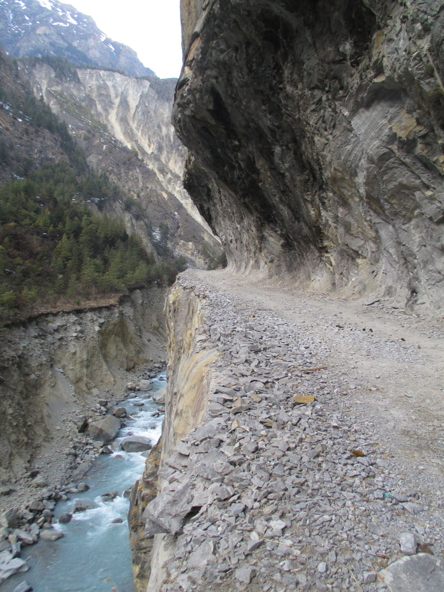 The amazing road blasted across a cliff face - The Aloof